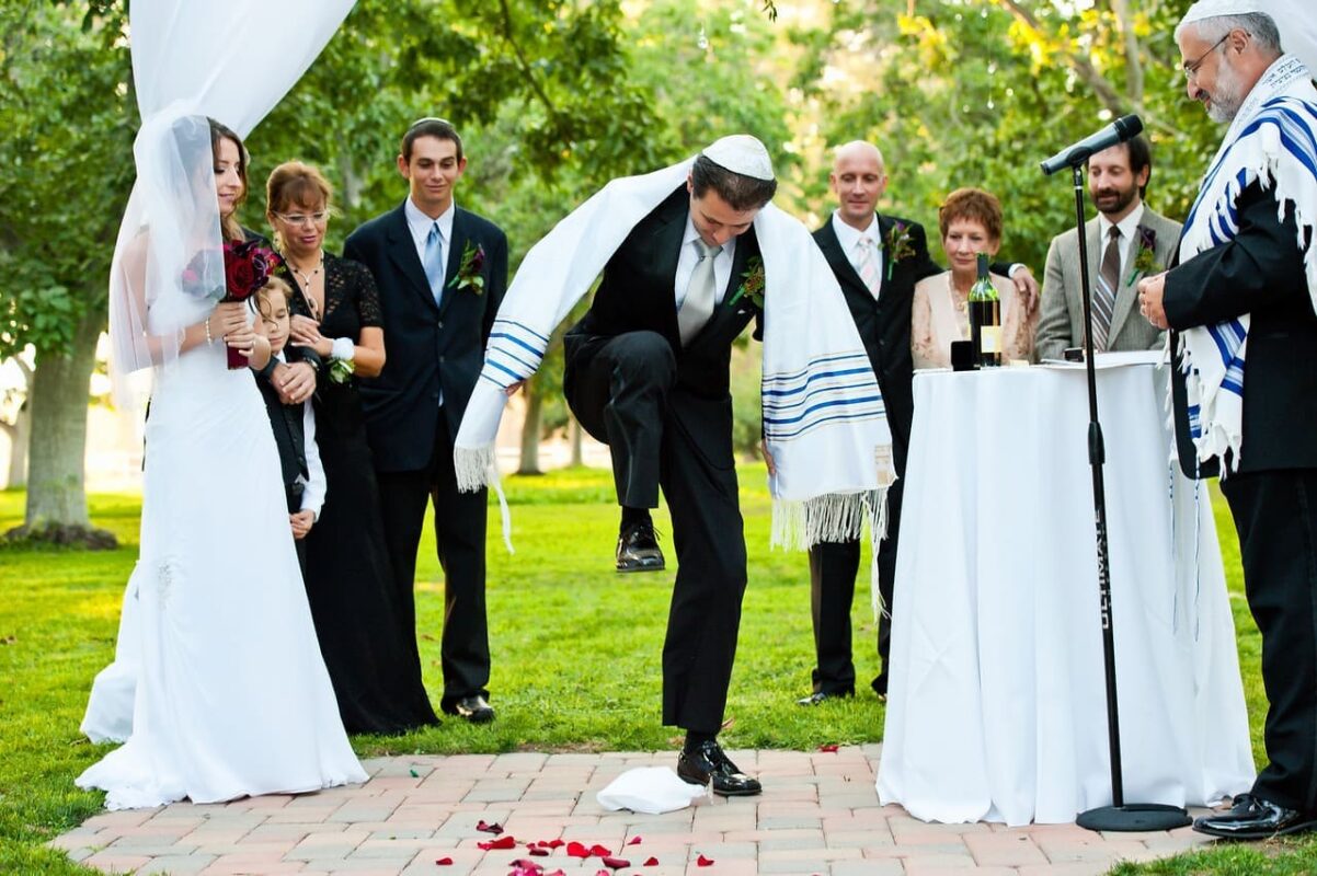 The Meaning Behind Breaking the Glass at a Jewish Wedding - Angels ...
